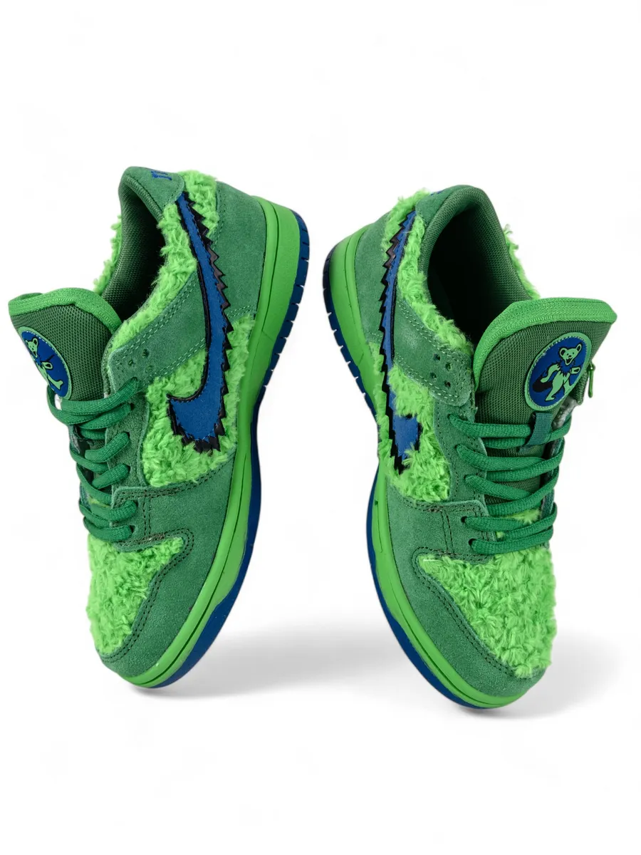 Green nikes store